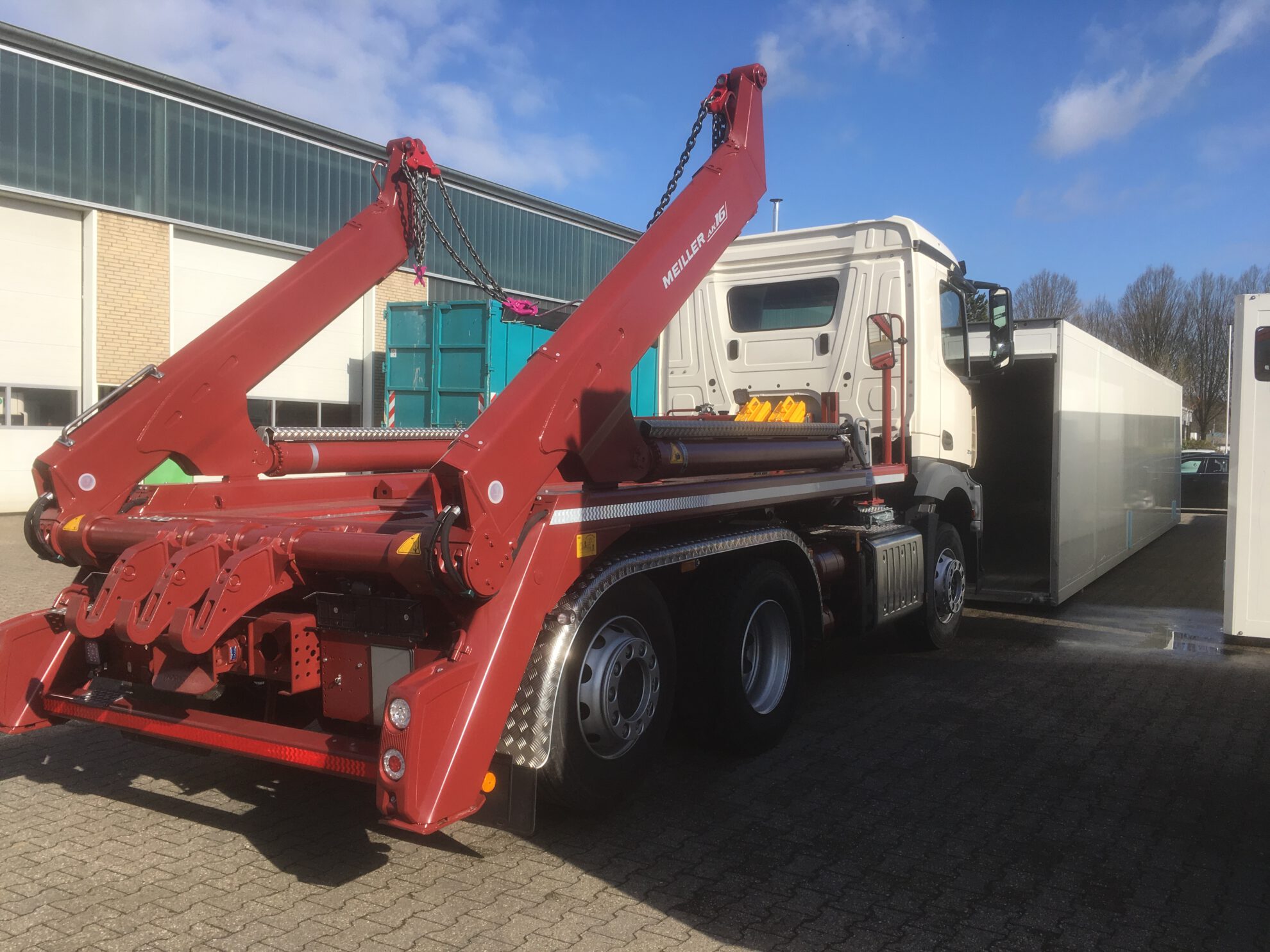 Absetz- und Abrollkipper - Robertz Fahrzeugbau